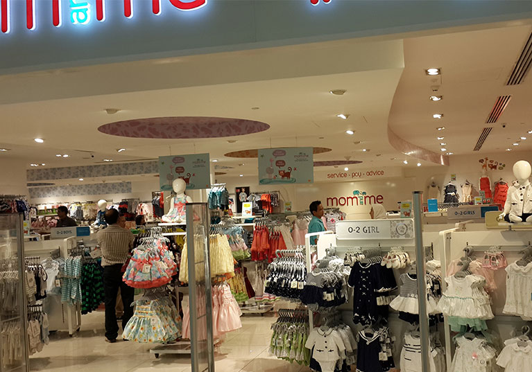 Mom and Me - Super U Shop Fitting Co., Ltd